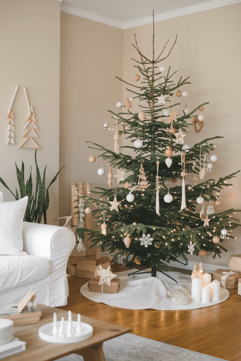 25 Christmas Tree Decor Ideas You’ll Absolutely Love - The Savvy Folks